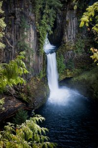 How to Photograph Waterfalls Like a Pro: 9 Long Exposure Tips for ...