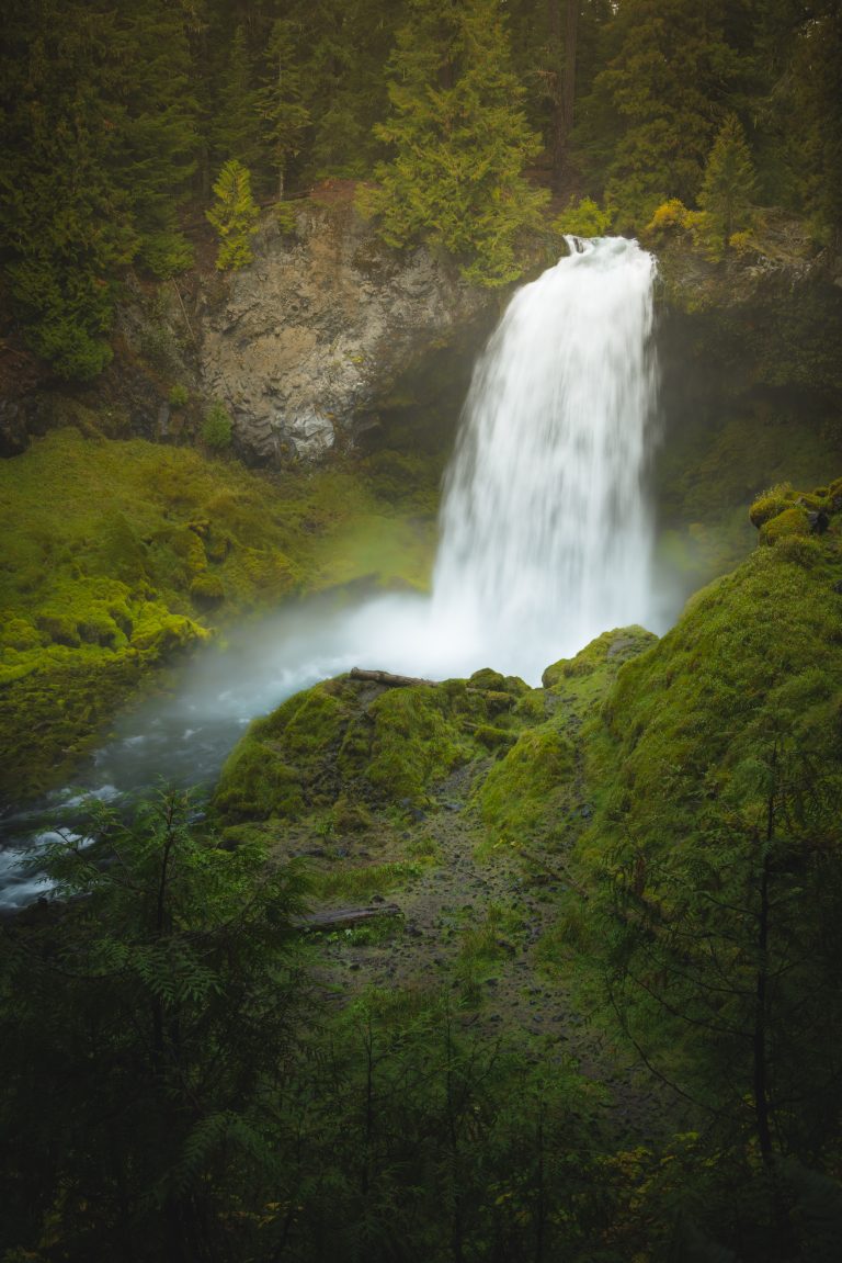 How to Photograph Waterfalls Like a Pro: 9 Long Exposure Tips for ...